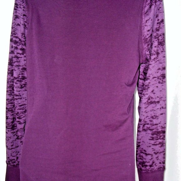 Enfiniti Design | Tops | Chicago Skyline Long Sleeve Shirt Xl Burnout ...